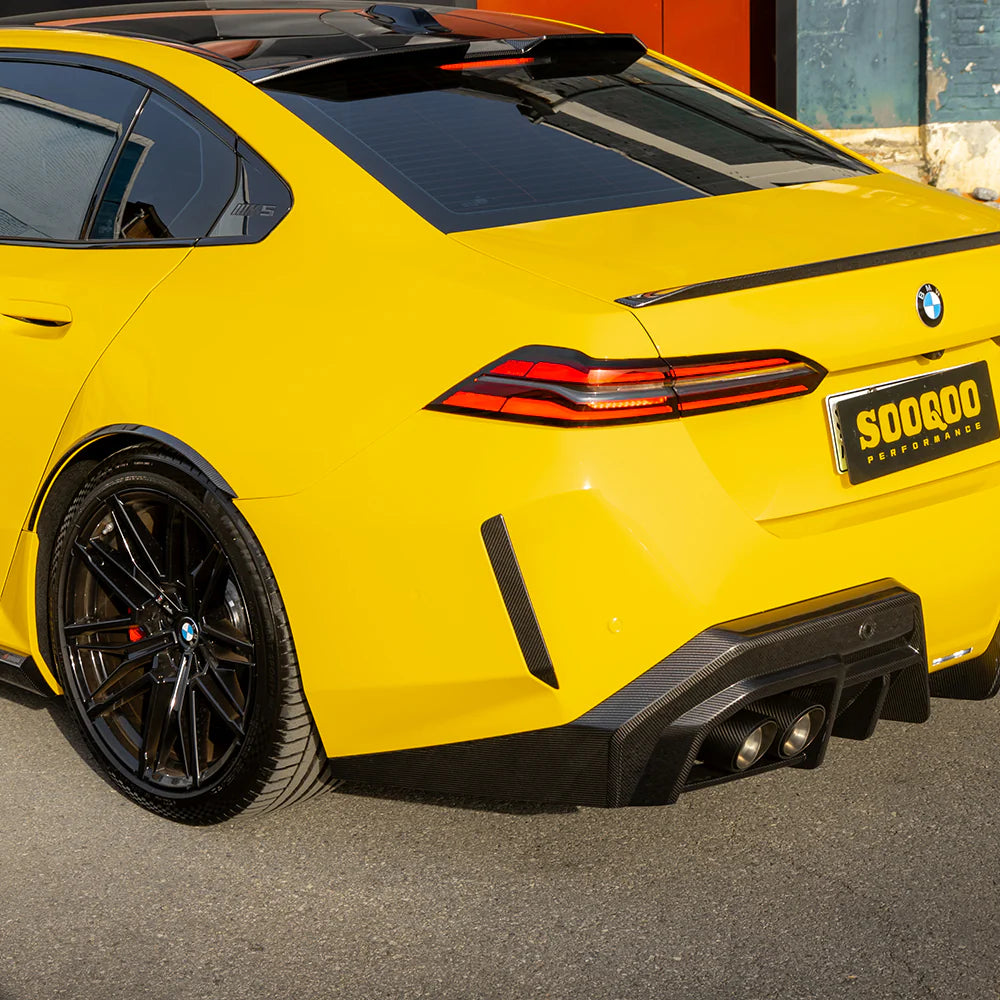 BMW SooQoo Pre-Preg Carbon Fiber Rear Reflector Trims for G90 M5