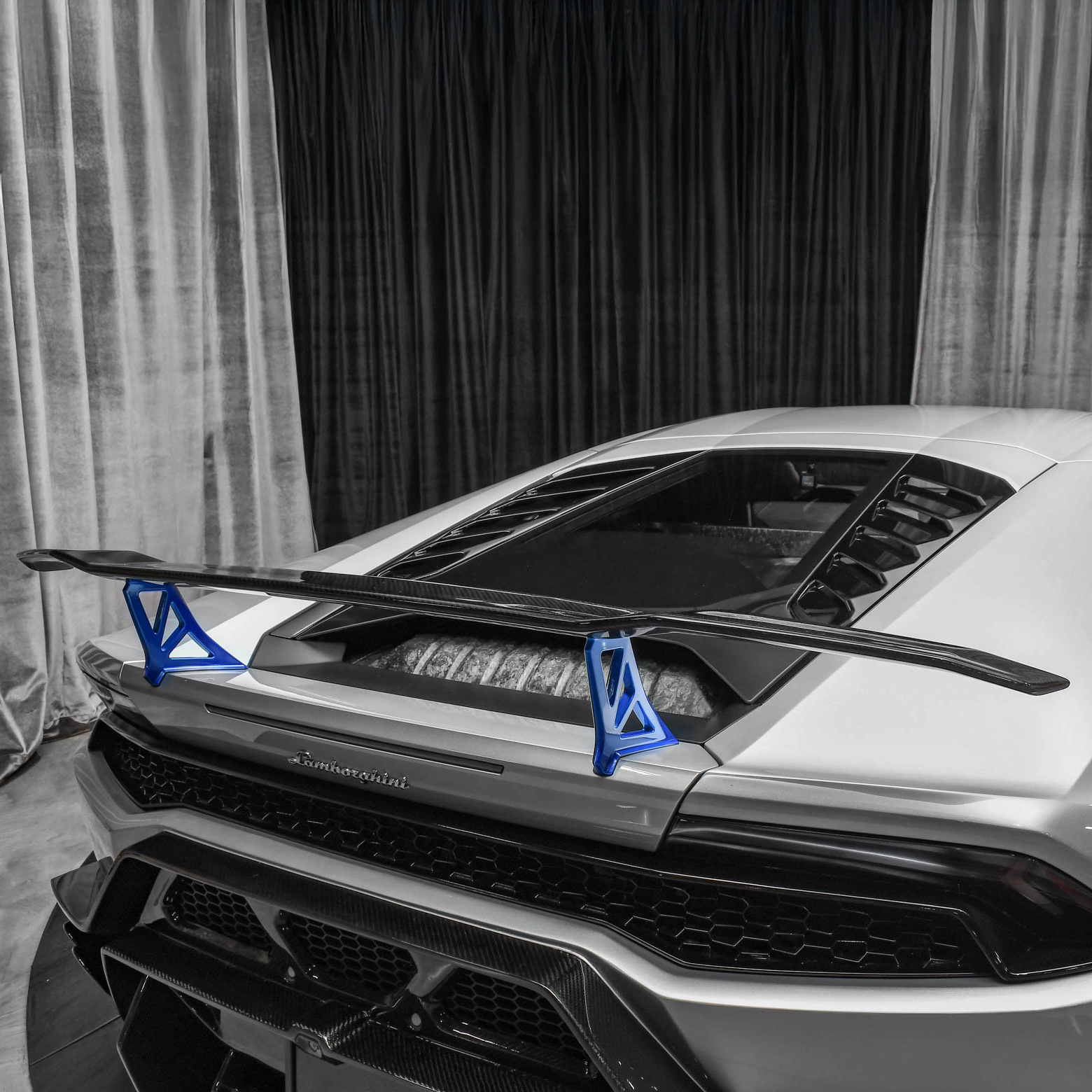 Lamborghini Pre-Preg Carbon Fiber Vorsteiner Style Rear Spoiler for Hu